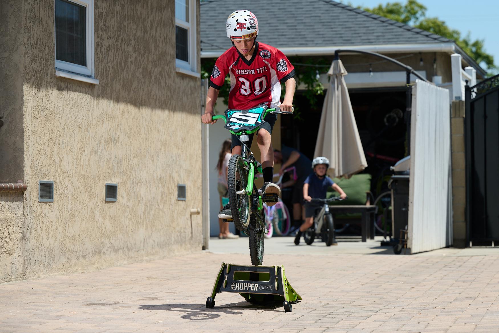 INTRO | Small MTB Jump Ramp for Beginners and Amateur Riders – MTB Hopper